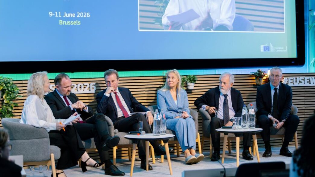 EU is progressing towards its 2030 climate and energy goals while ...